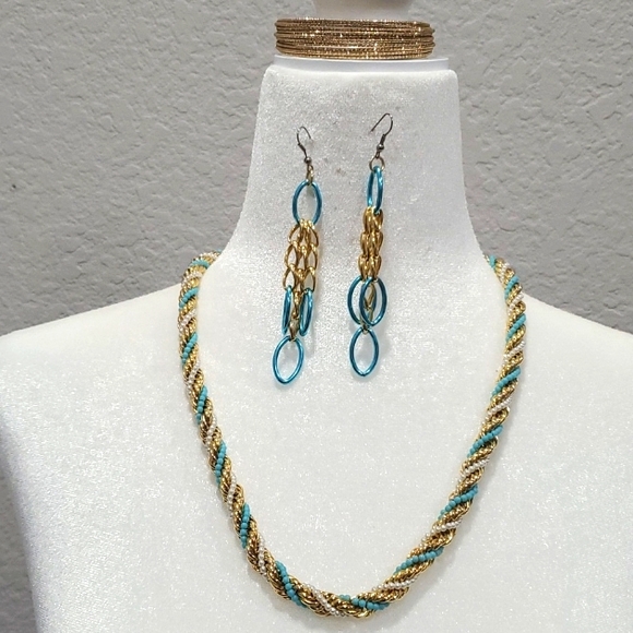 Vintage | Jewelry | Vintage Matching Necklace Set | Poshmark